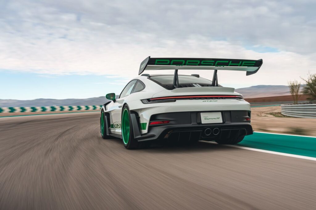 El paquete “911 GT3 RS Tribute” del Carrera RS hace su primera ...